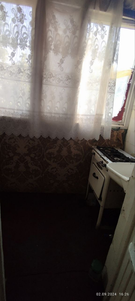 Chilonzor 9 kvartlda 1x 2 qilingan uy bor 200$