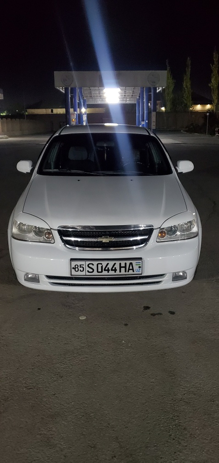 Srochna sotiladi lasetti 1.8
