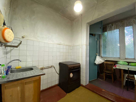 Юнусабад-11 Мегапланет 4-комнатная 2/4 80 м² средняя не торец
