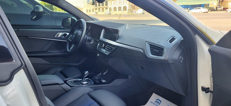Продаётся автомобиль BMW 218i