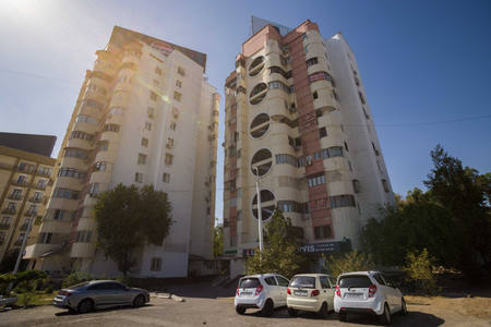 Срочно продается 3 комнатная квартира на метро Новза