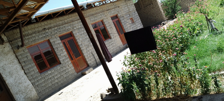 Yangi qurp bitirlgan dacha sotladi
