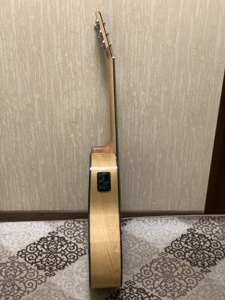 Deviser Guitar Yangi turibdi