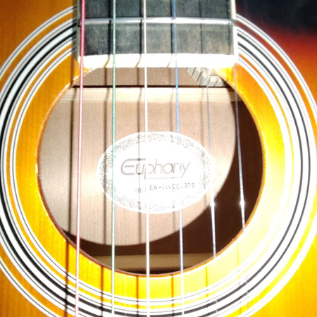 Ekvalayzerli Gitara sotiladi