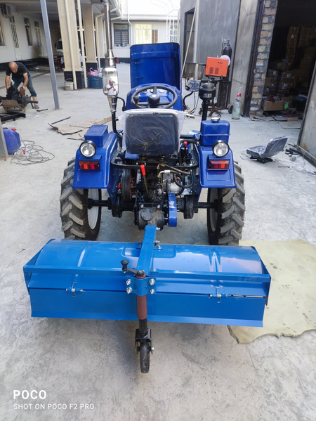 Mini traktor sotiladi