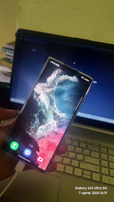 S 22 ultra Ekranda Doģi bor Garantiyasi bor