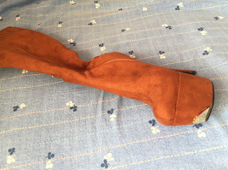 Сапоги новые продам