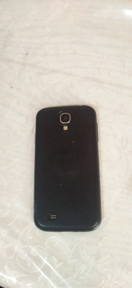 Samsung 4s sotiladi ishlashi yaxshi holati allo
