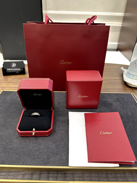NEW Кольцо Cartier Trinity Small B423510