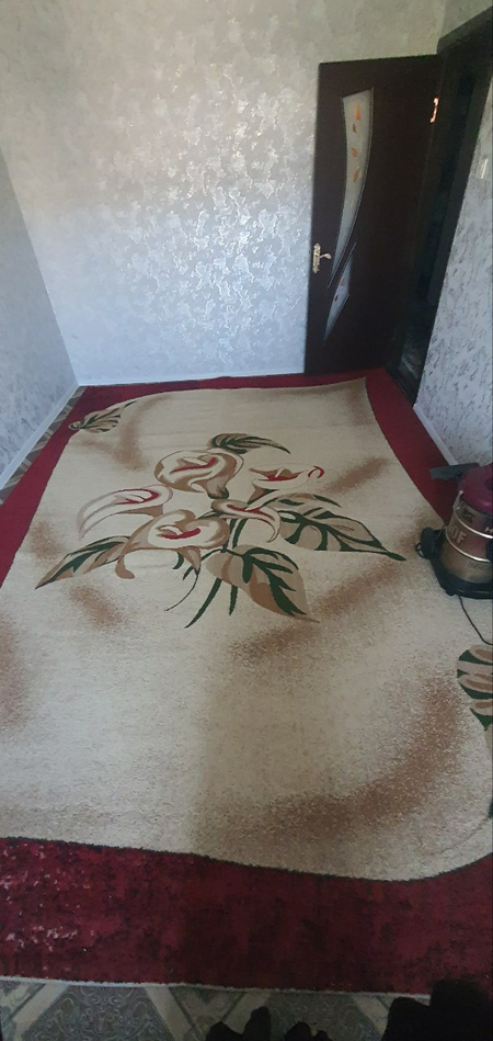 Gilam sotiladi 3×4 razmeri holati yaxshi