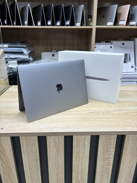 Macbook pro 2018 core i9 32/1TB