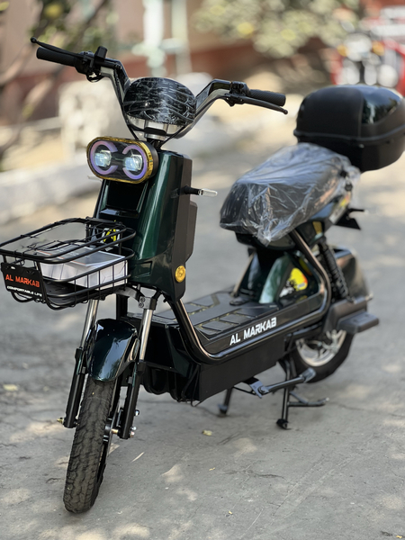 Skuter elektor achki modeilimiz 70 km yuradi