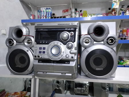 Samsung musiqiy sentr 2100 wat