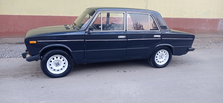 Jguli sotiladi yili 1982. Holati yaxshi.