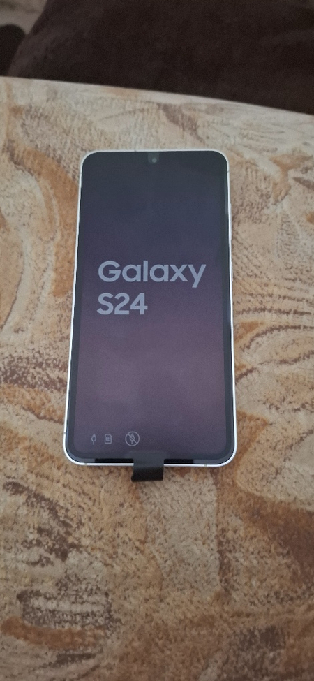 Продаётся Samsung s24 8/256