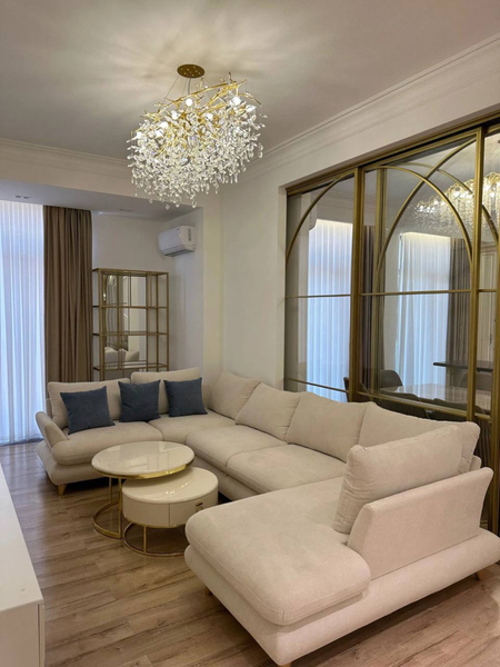 Сдается огромная 2х комнатная квартира в Жк Tiara Residence!
