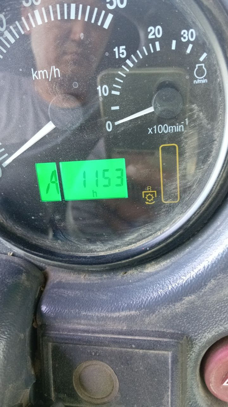Belarus traktor sotiladi