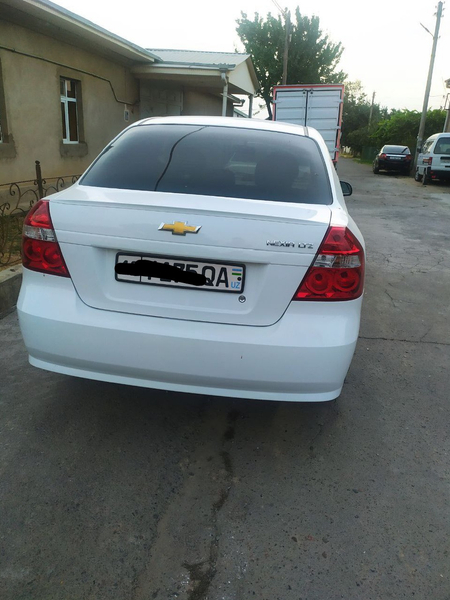 Nexia 3 bejiviy salon AT umuman kraskasi yoʻq