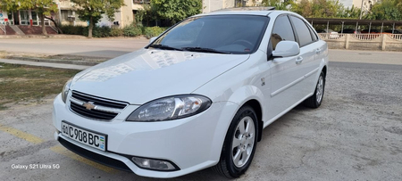 Chevrolet Gentra sotiladi. A\\\'lo holatda, savdolashish mumkin