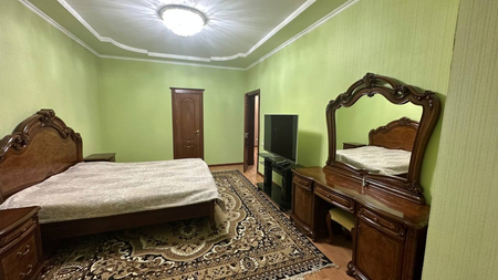 СРОЧНИЙ аренда Кивартира шайхонтохур район навоий коча Навастройка