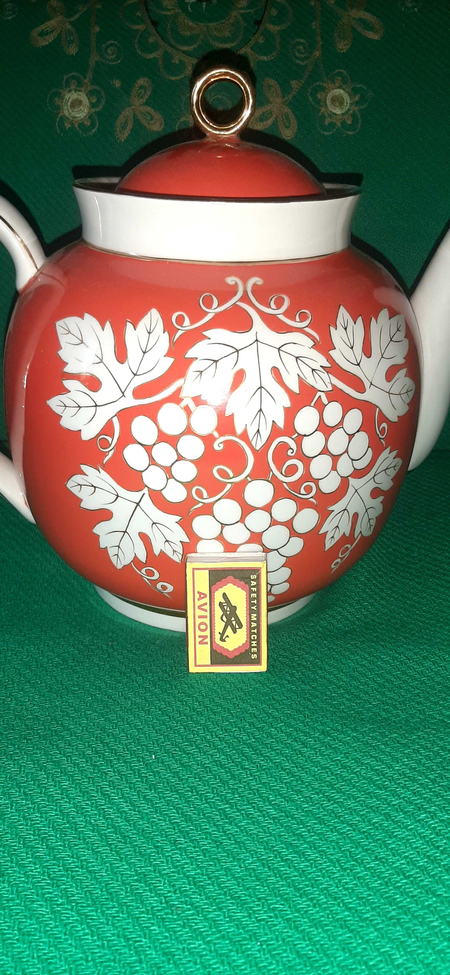 Чайник 3 литра фарфор.