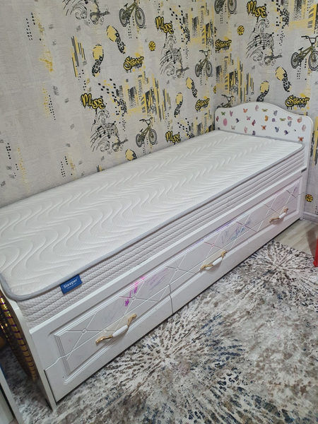 Детский кровать с матрасом(новый)
