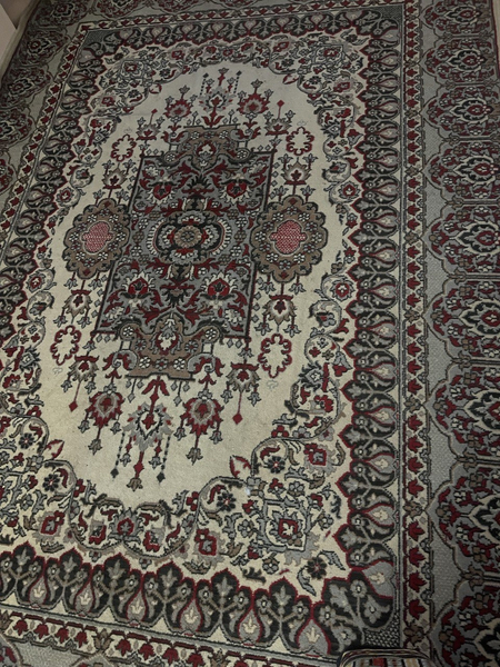 Xiva gilam sotiladi