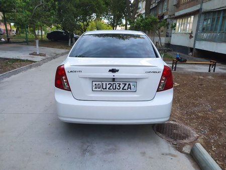 Lacetti Chevrolet sotiladi. 2010 1.8 avtamat.