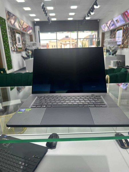 Asus ROG Zephyrus G16/16GB LDDR5/512GB SSD/RTX4050 6GB/16.