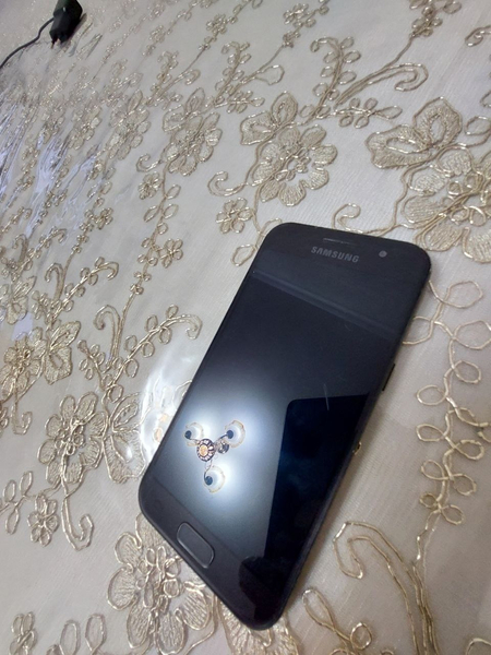 Samsung A3 2017  chotki iwlaydi