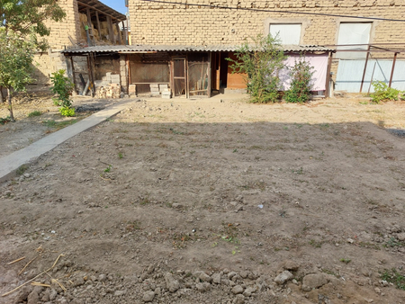Нуравшан тойтепа центр дом 5 сот, 195 кв.м 4 ком,кухня,столовая,прихож