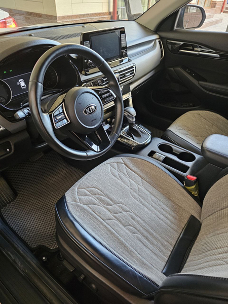 Kia seltos 2021  3 poziciya