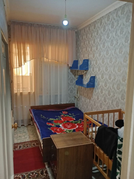Продаётся 1х комнатная квартира,  переделаная на 2х комнатную.