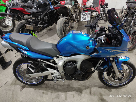 Продаю не спеша Yamaha fz600s2