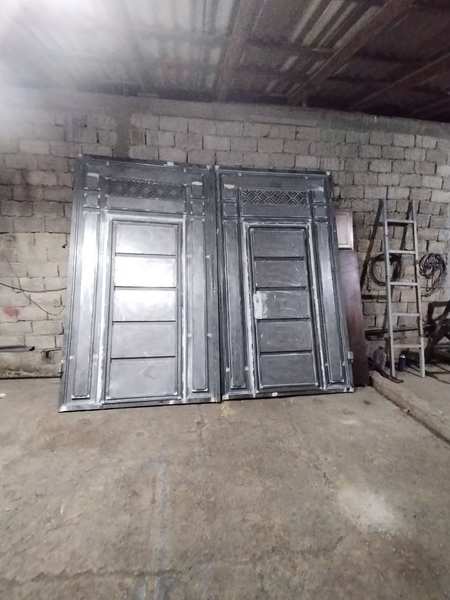 Darvoza Sotiladi Balandligi 3 Metr Eniga 3.35 Yangi Ustanofkasi Ichida