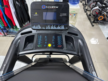 Беговая дорожка LifeGym LGM-545