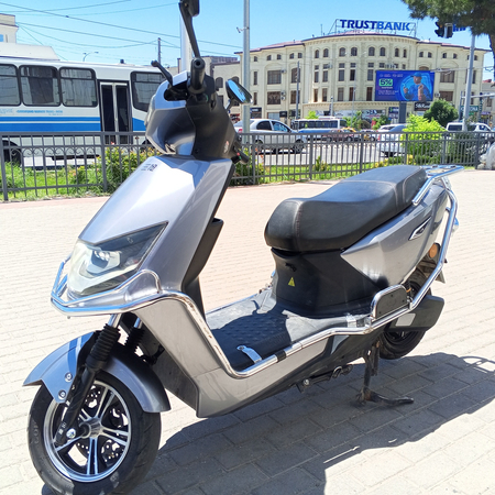Skuter    elektr
