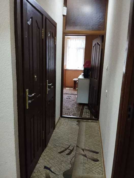ГУНЧА 3 хона 1 этажда огороди парковкаси подвали билан сотилади