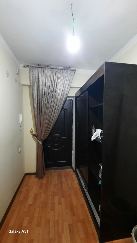 7chi mikrarayonda 3 etajda joylashgan 2 xonalik kv 71 kv m
