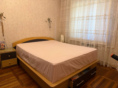 2х спальная кровать + 2 тумбочки + в подарок 2 матраса и большая тумба