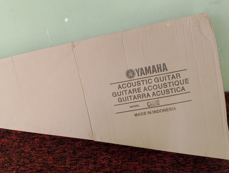 Yangi gitara  kop chalinmagan