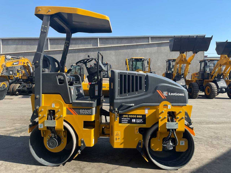 Каток двухвальцовый LiuGong CLG 6032E (3.3 тонн), Kredit/Lizing