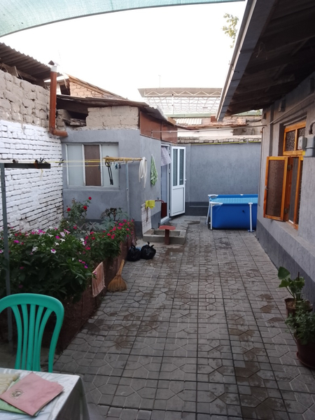 Продается дом в районе ресторан дучинор.