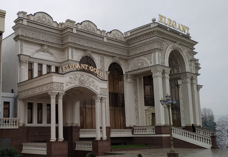 Скульптура,лепнина из глина. Фибробетон.