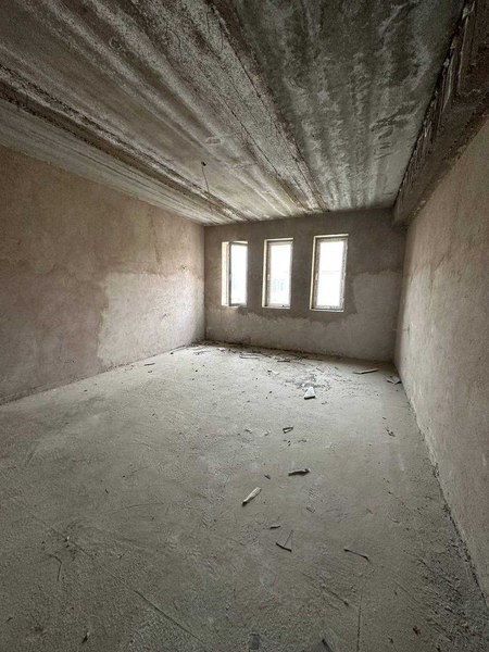3 xonali 5-qavat 100 m2 yangi g'ishtli dom sotiladi