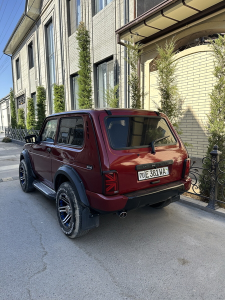 Niva srochna sotiladi