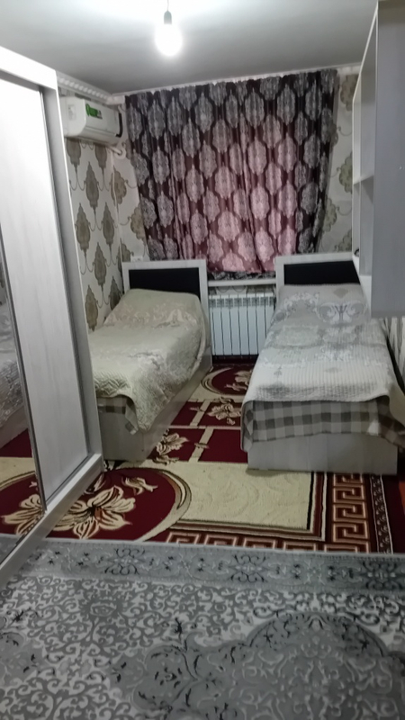 Uy sotiladi 2 qavat 2 xonali yevro remont  gaz sver suv bor