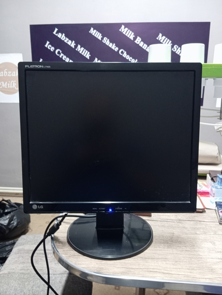 Манитор LG FLATRON L1742S,17 диагональ.