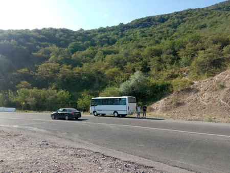 Автобус для поездок с водителем