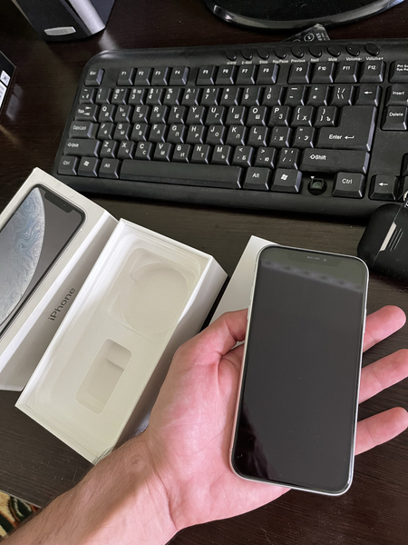 Продам айфон Xr iPHONE